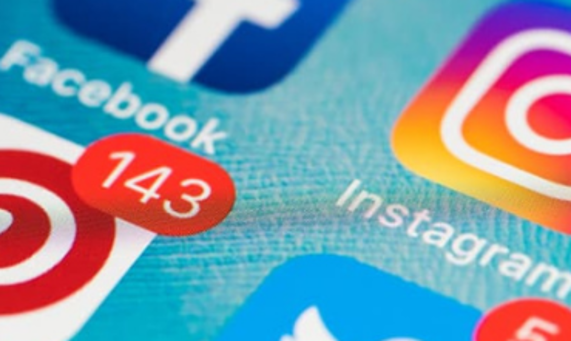 Quand poster sur Instagram, Facebook, Twitter, LinkedIn et Pinterest ...